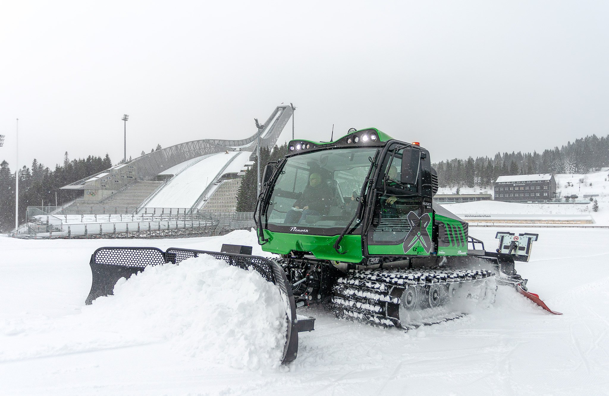 Corporate Website - Prinoth - Prinoth Snow Groomers - Prinoth - Crawler Carriers | Tracked ...